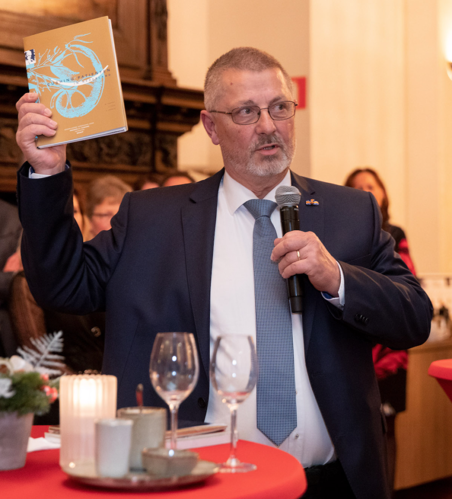 Van Professor Majoor tot Ad Hermus - Johan Beun - BijnierNET